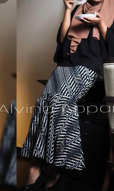 Mermaid batik skirt, Women's Fashion, Dresses & Sets, Traditional ...