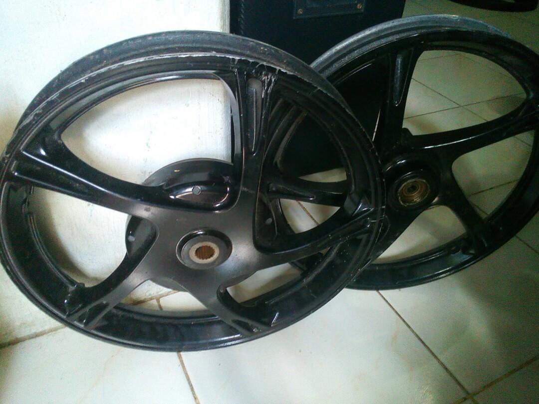 Motor mags, Motorbikes on Carousell