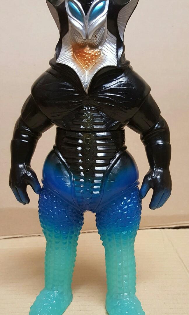 Tsuburaya 9" Kaiju Vinyl sofubi Mephilas Ultraman Alien Mefilas, Hobbies & Toys, Toys & Games on ...
