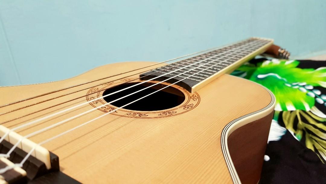 Caesar Guitarlele, Hobbies & Toys, Music & Media, Musical Instruments ...