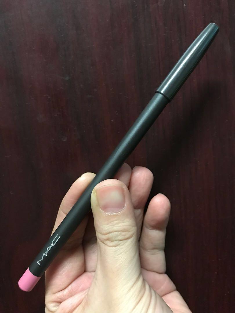 MAC Lip liner in Hip N’ Happy shade, Beauty & Personal Care, Face ...