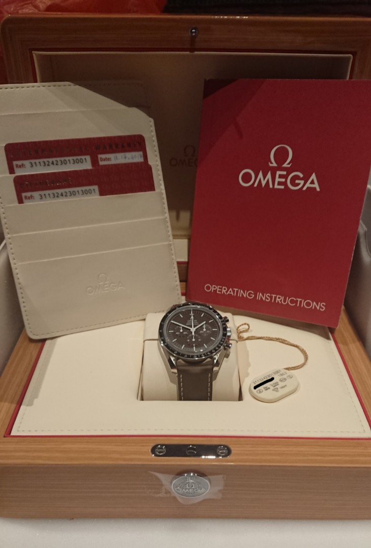 Omega speedmaster professional brown dial, Luxury, Watches on Carousell