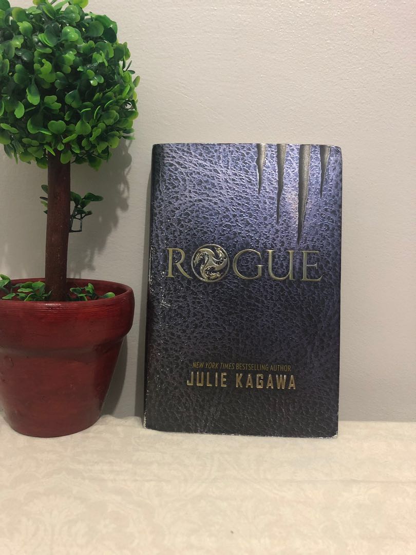Rouge (The Talon Saga) by Julie Kagawa, Hobbies & Toys, Books ...