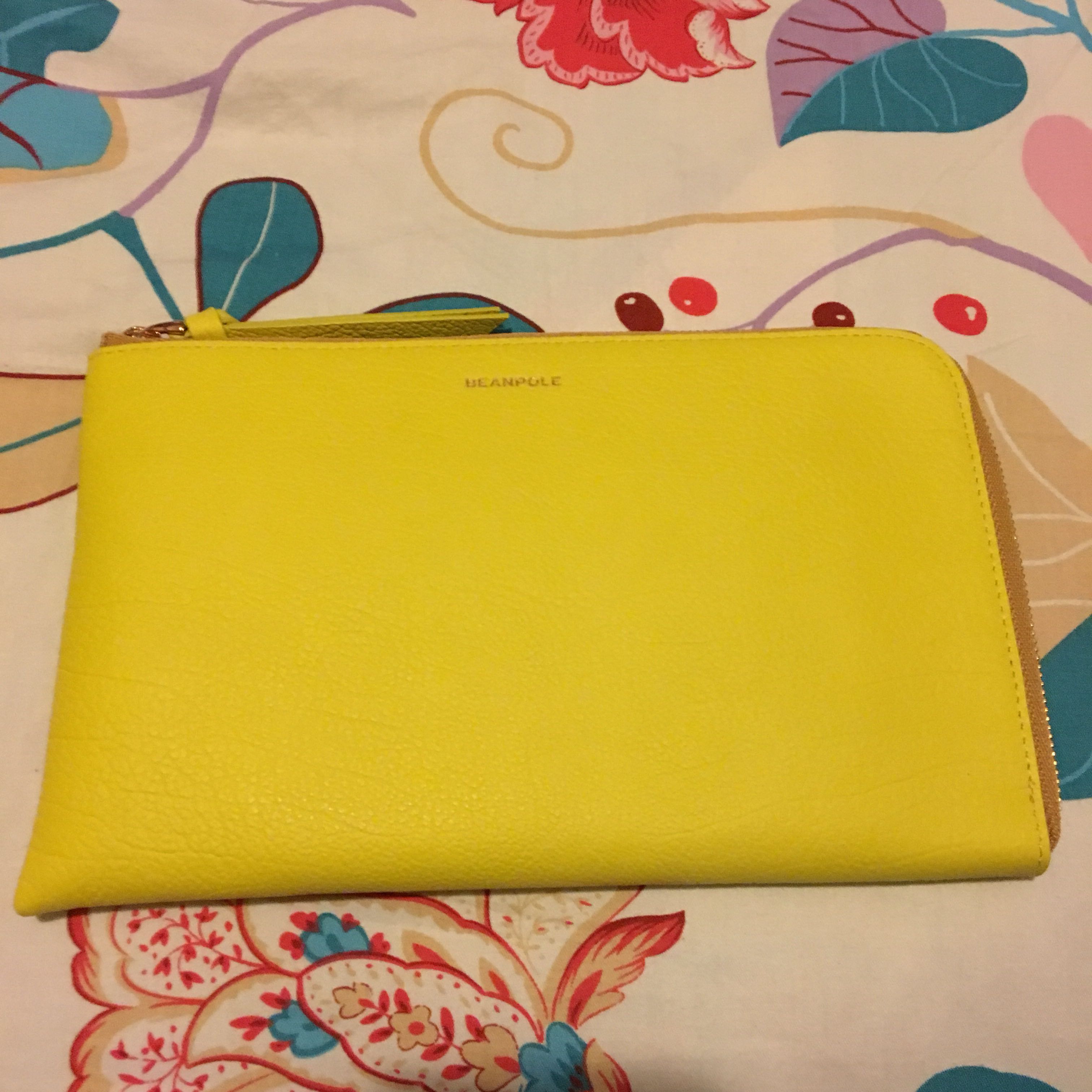 韓國品牌 Beanpole leather travel wallet pouch 皮革 旅遊銀包, 名牌, 袋 & 銀包 - Carousell