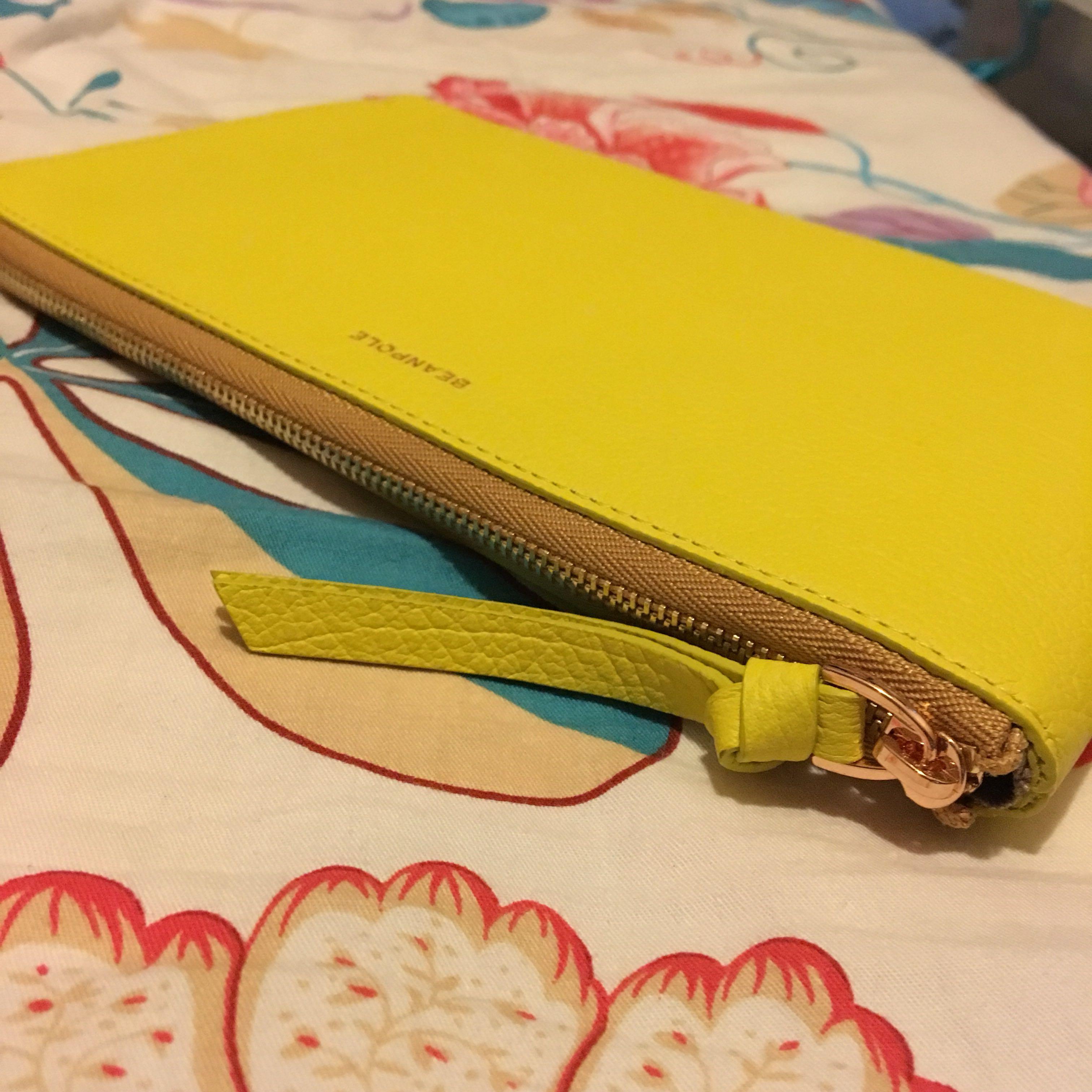 韓國品牌 Beanpole leather travel wallet pouch 皮革 旅遊銀包, 名牌, 袋 & 銀包 - Carousell