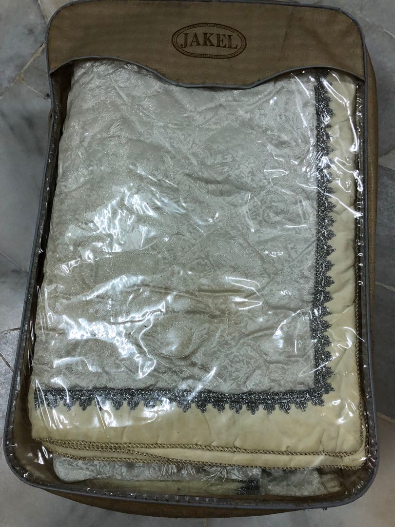 Cadar Jakel, Furniture & Home Living, Bedding & Towels on Carousell