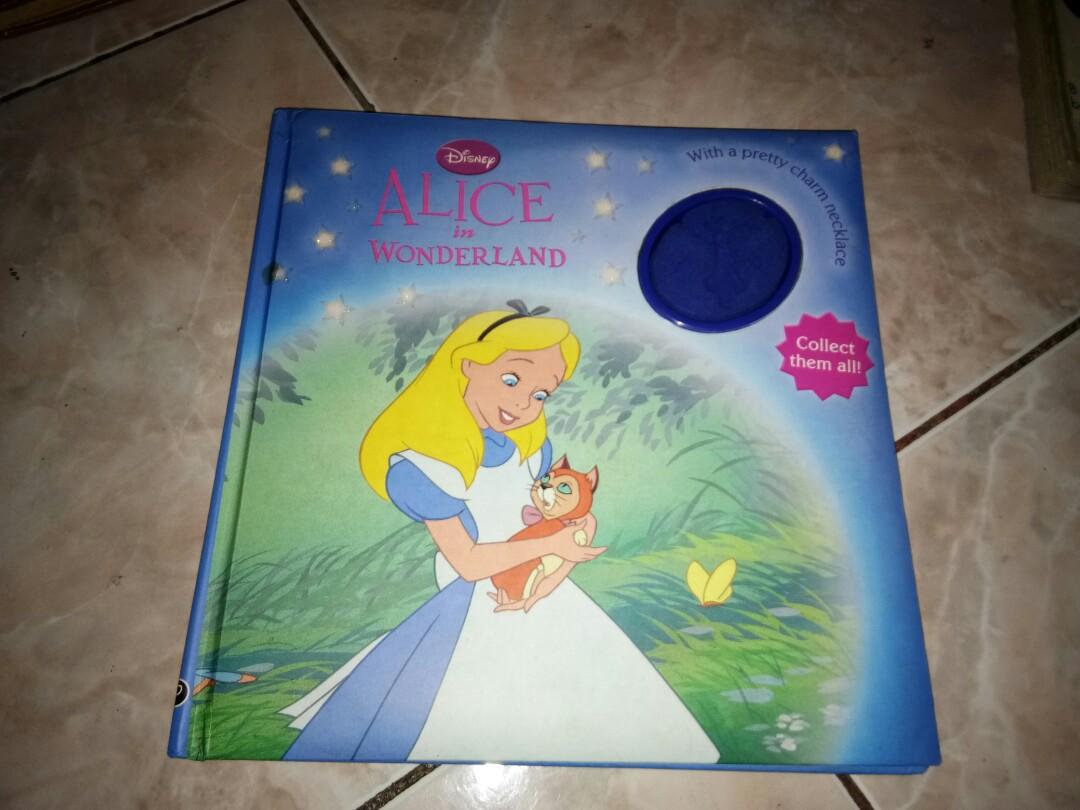 Disney books alice in wonderland, Hobbies & Toys, Books & Magazines, Children's Books on Carousell