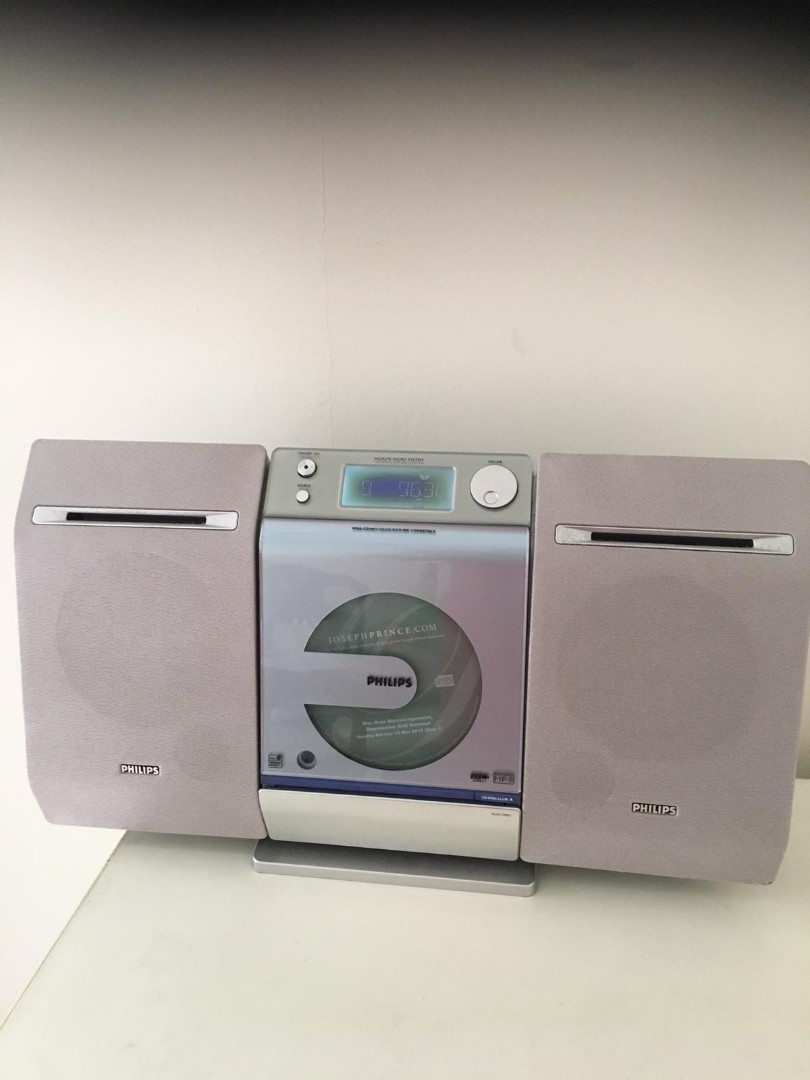 Gd Condition CD Player, Audio, Portable Music Players on Carousell