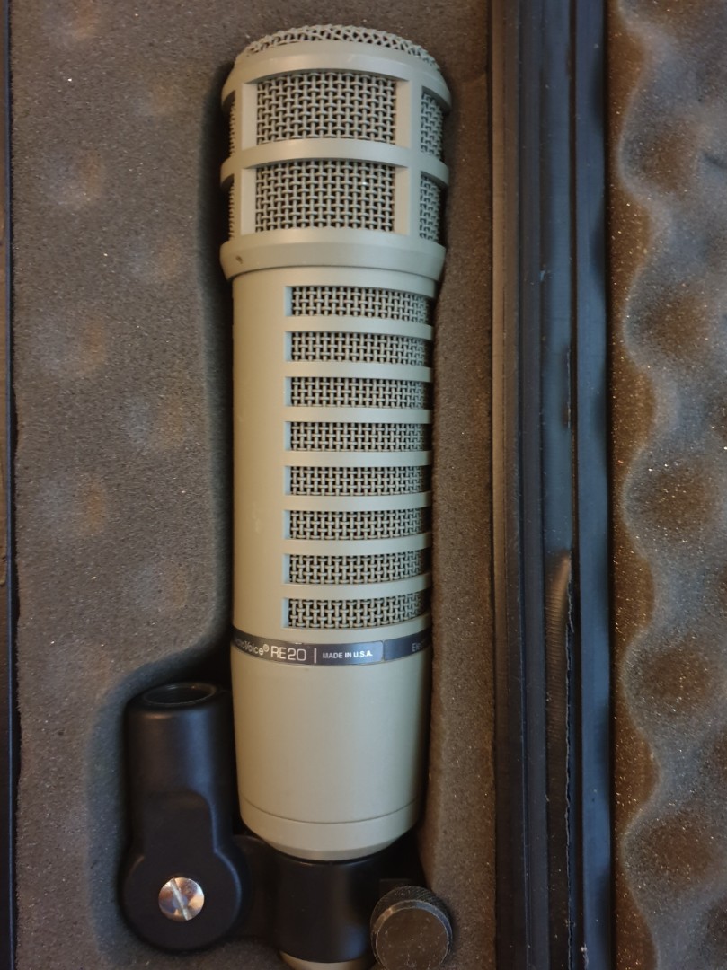 Electro-voice RE20, Hobbies & Toys, Music & Media, Musical Instruments ...