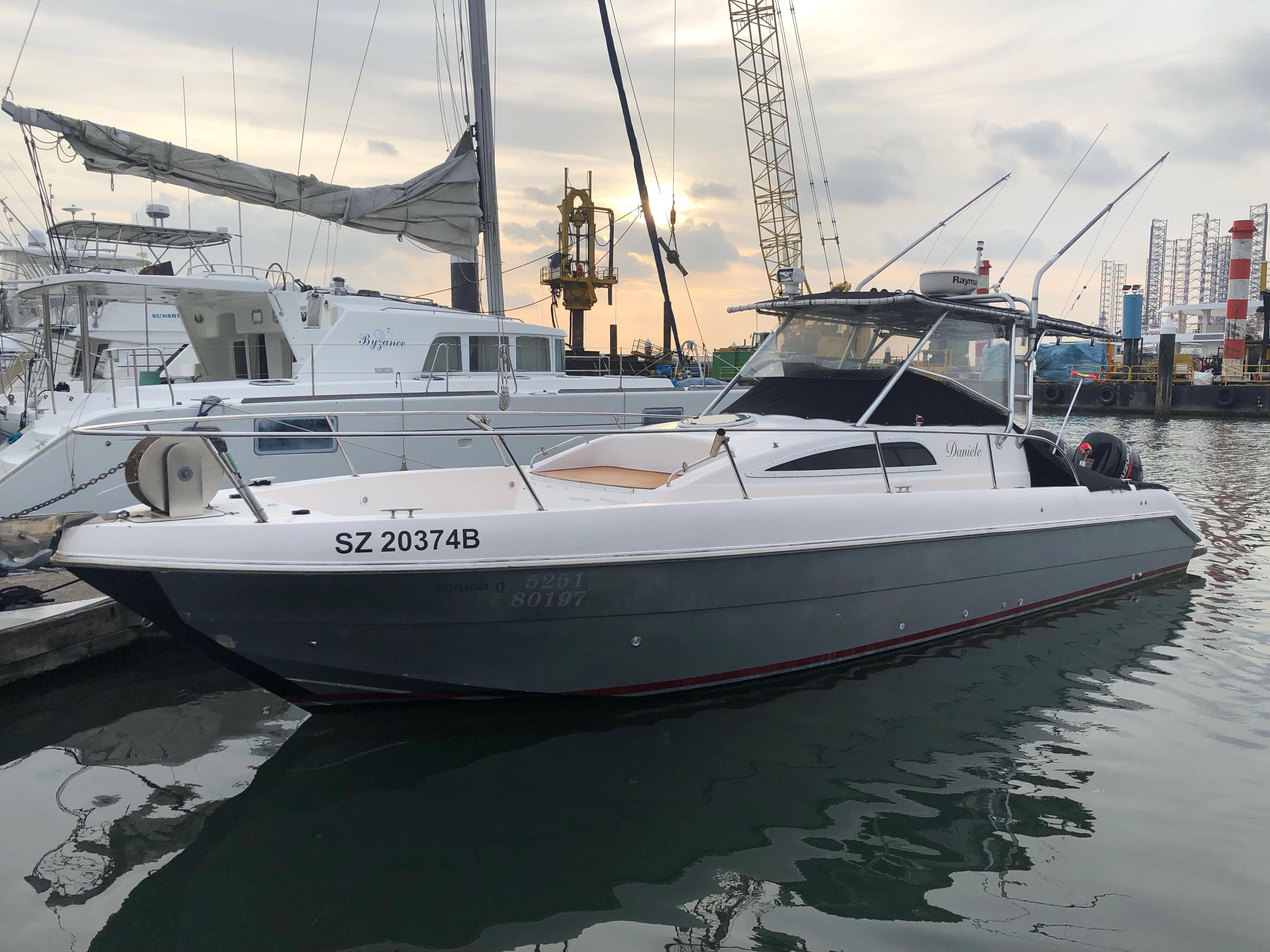 fishing boat silver craft 33ft, Everything Else on Carousell