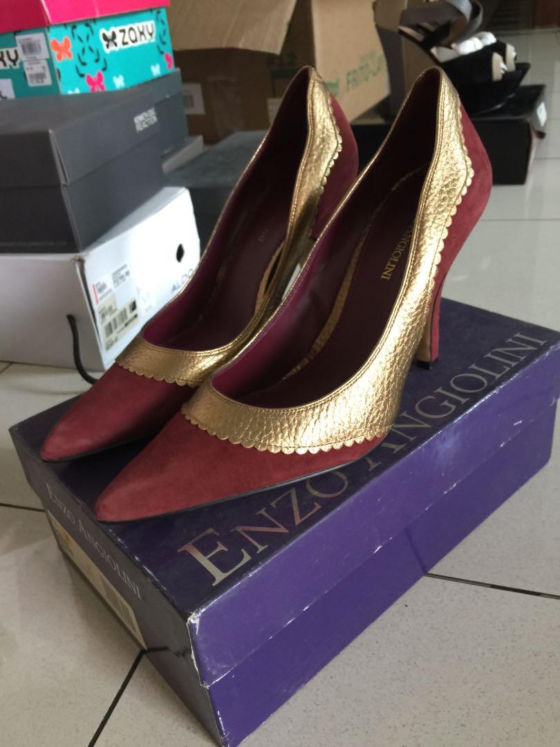 Red Suede Stilleto, Women's Fashion, Footwear, Loafers on Carousell