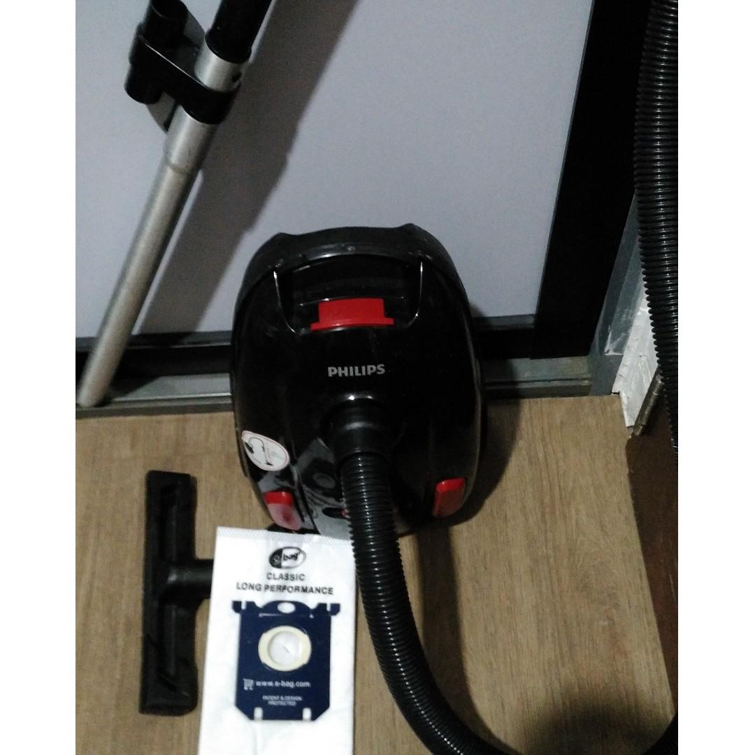 Philips 2000W PowerLife Vacuum Cleaner FC8454/61, TV & Home Appliances ...