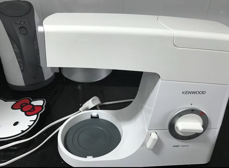 Kenwood Chef Classic stand mixer, TV & Home Appliances, Kitchen ...