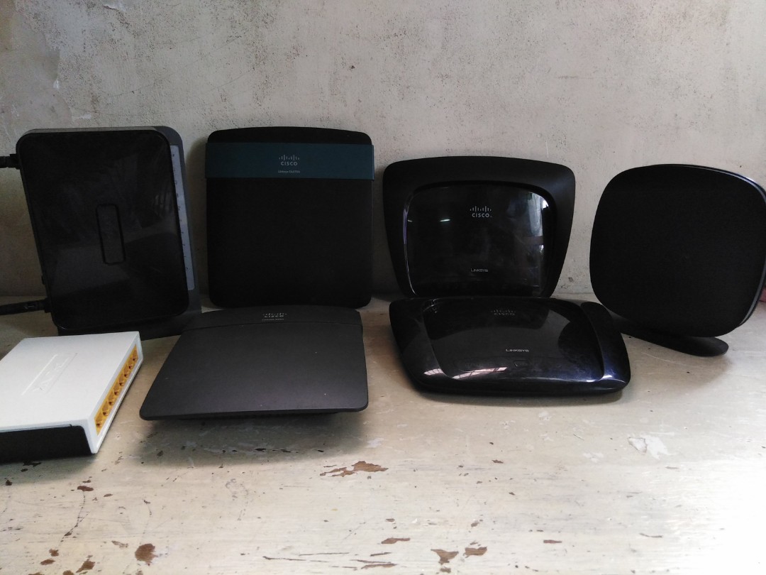 2nd hand wifi router, Computers & Tech, Parts & Accessories, Networking ...