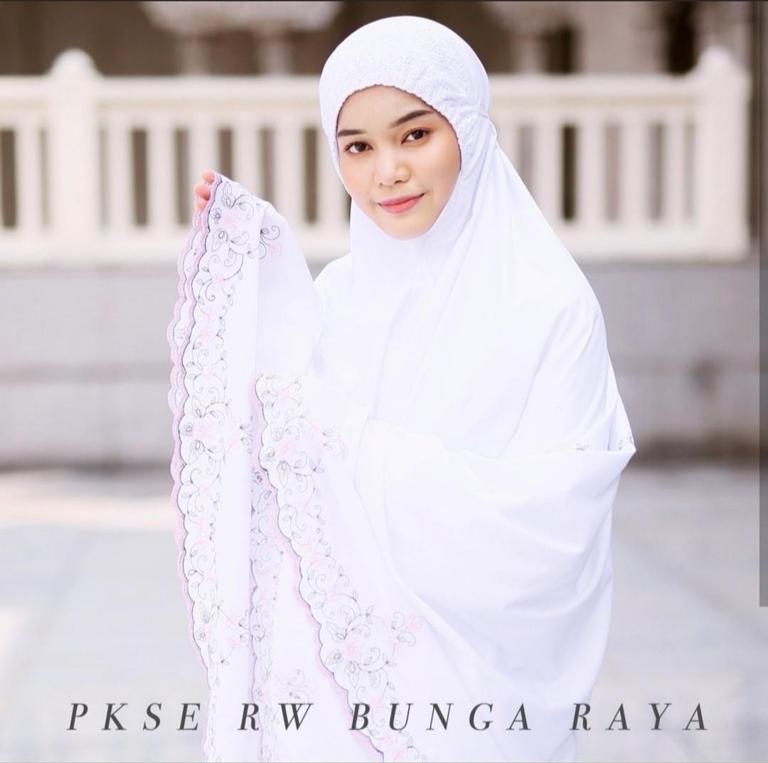 Siti Khadijah Authentic Bunga Raya, Women's Fashion, Dresses & Sets ...