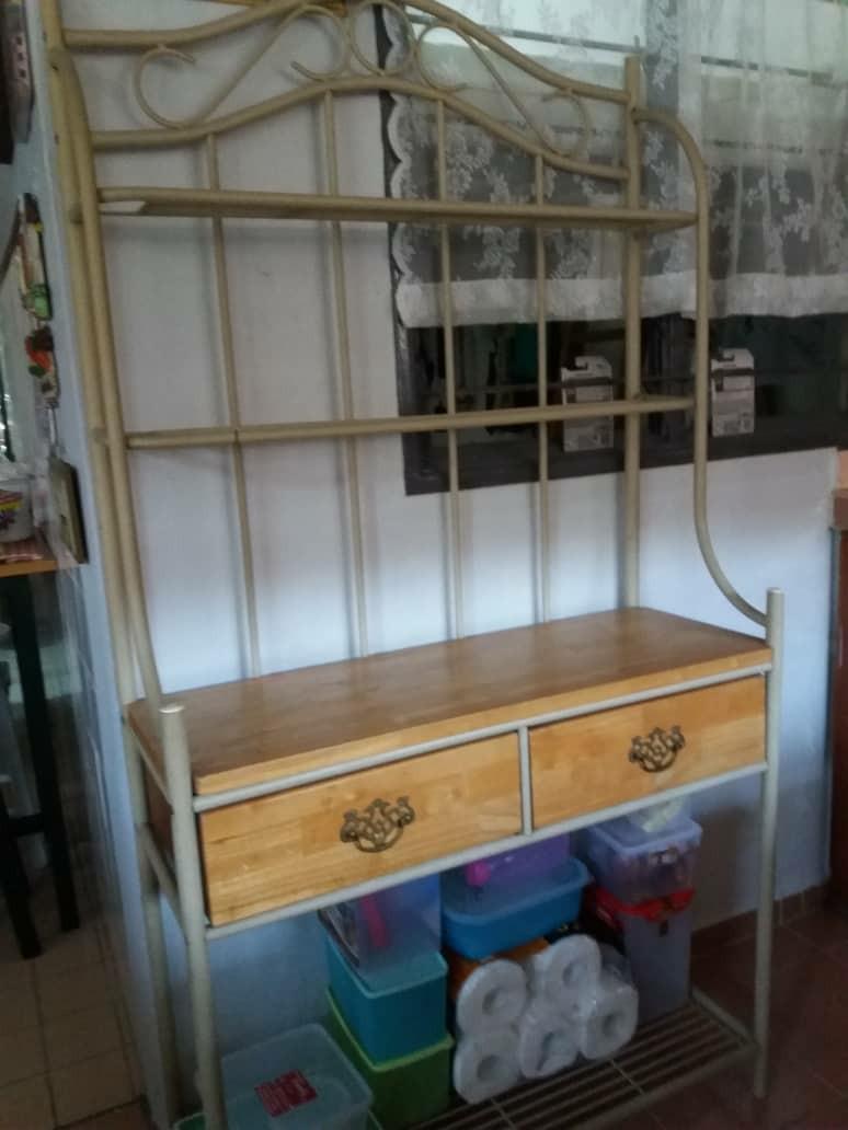 Rak cantik ala English antik untuk dimiliki, Furniture & Home Living ...