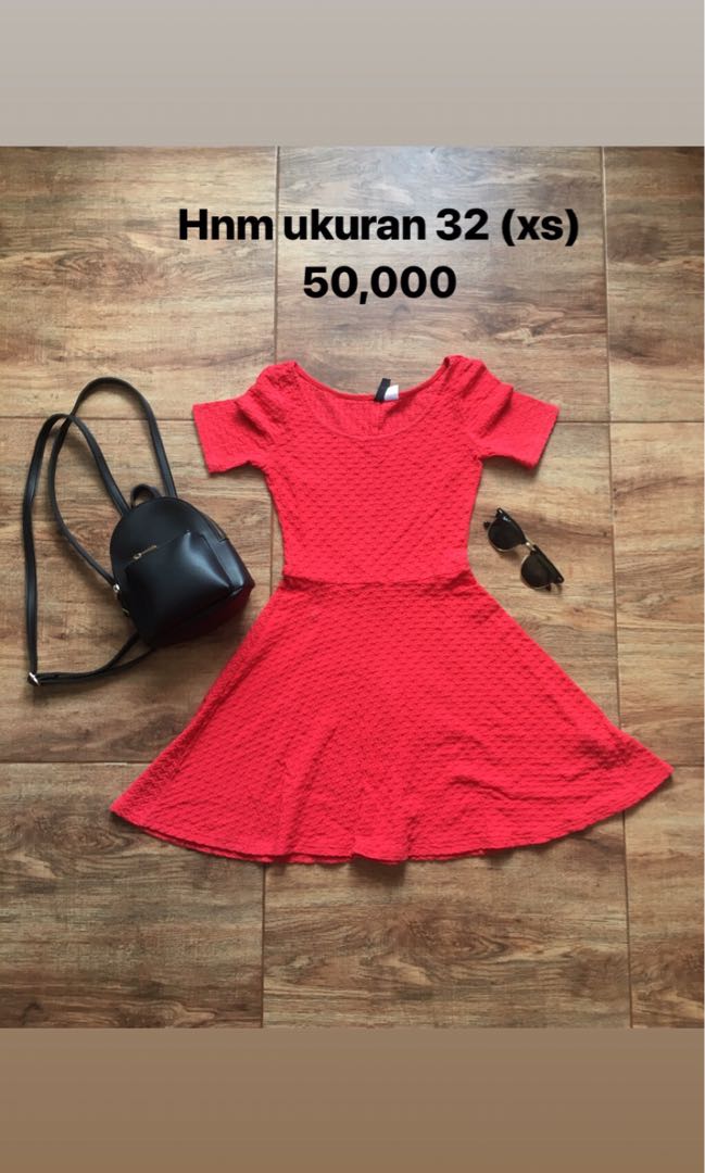 Hnm red dress, Fesyen Wanita, Pakaian Wanita, Gaun & Rok di Carousell