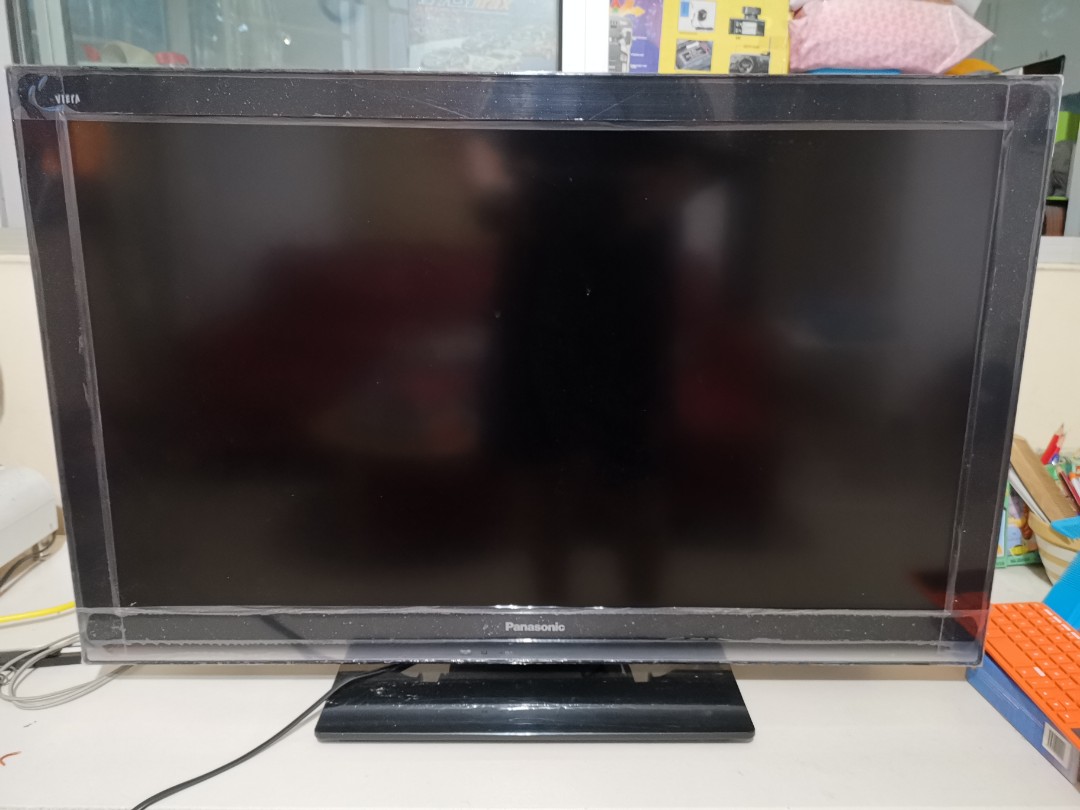 Panasonic 32" LCD TV TH-L32X30S, TV & Home Appliances, TV ...