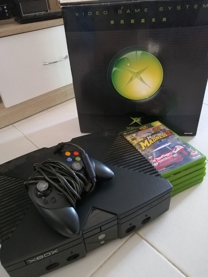 1st Generation Xbox, Toys & Games, Video Gaming, Consoles on Carousell