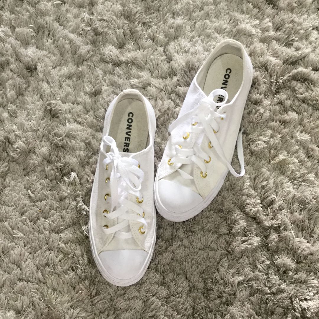 converse white shoes (original), Women's Fashion, Footwear, Sneakers on ...