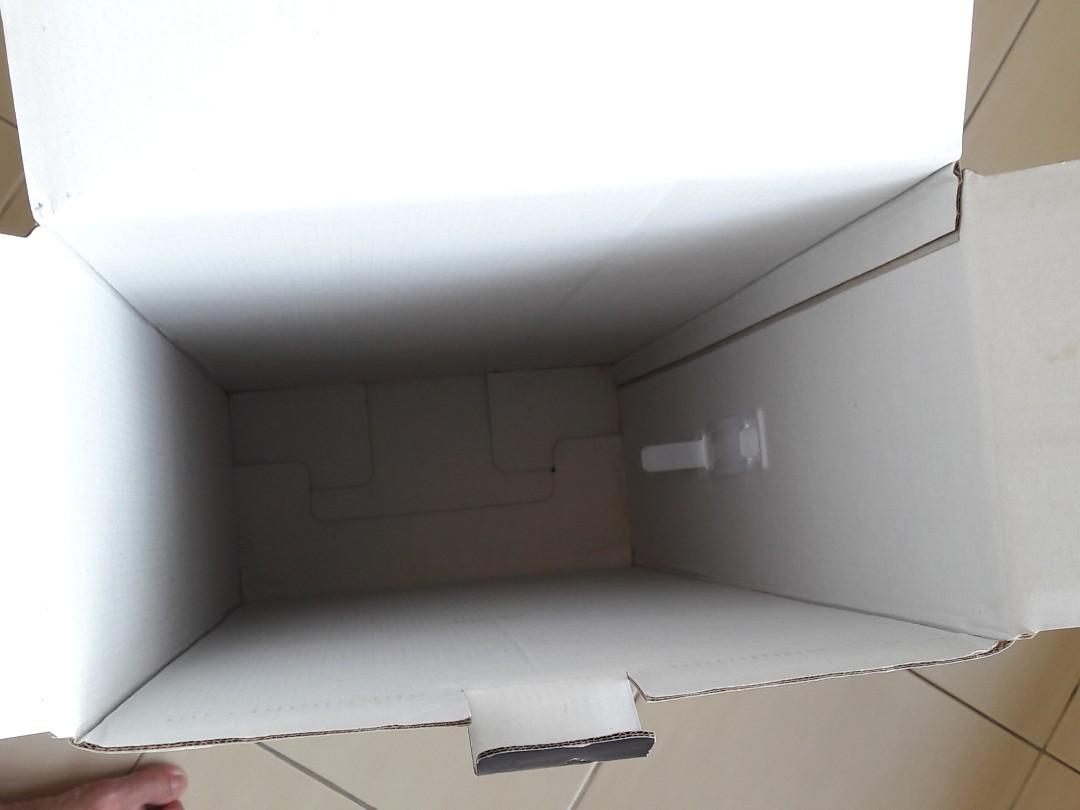 Carton Box with Carry Handle - Electrolux Ergorapido Cordless Stick ...