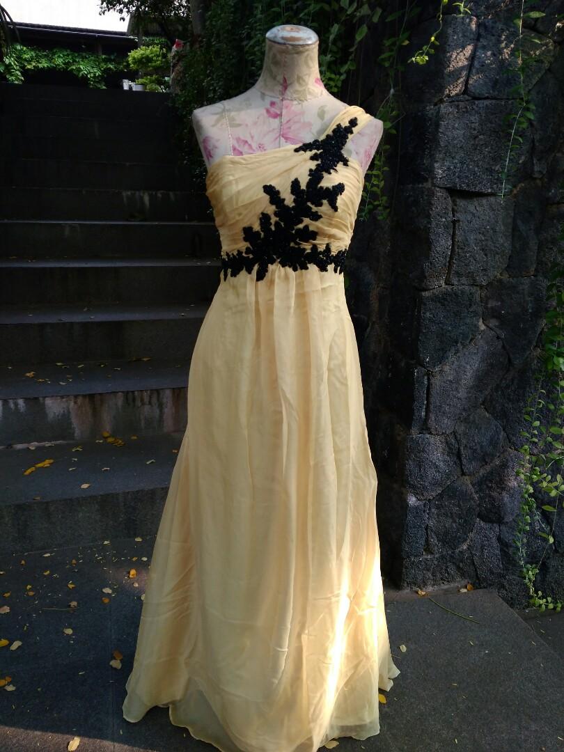 Gaun pesta One shoulder, Fesyen Wanita, Pakaian Wanita, Gaun & Rok di ...