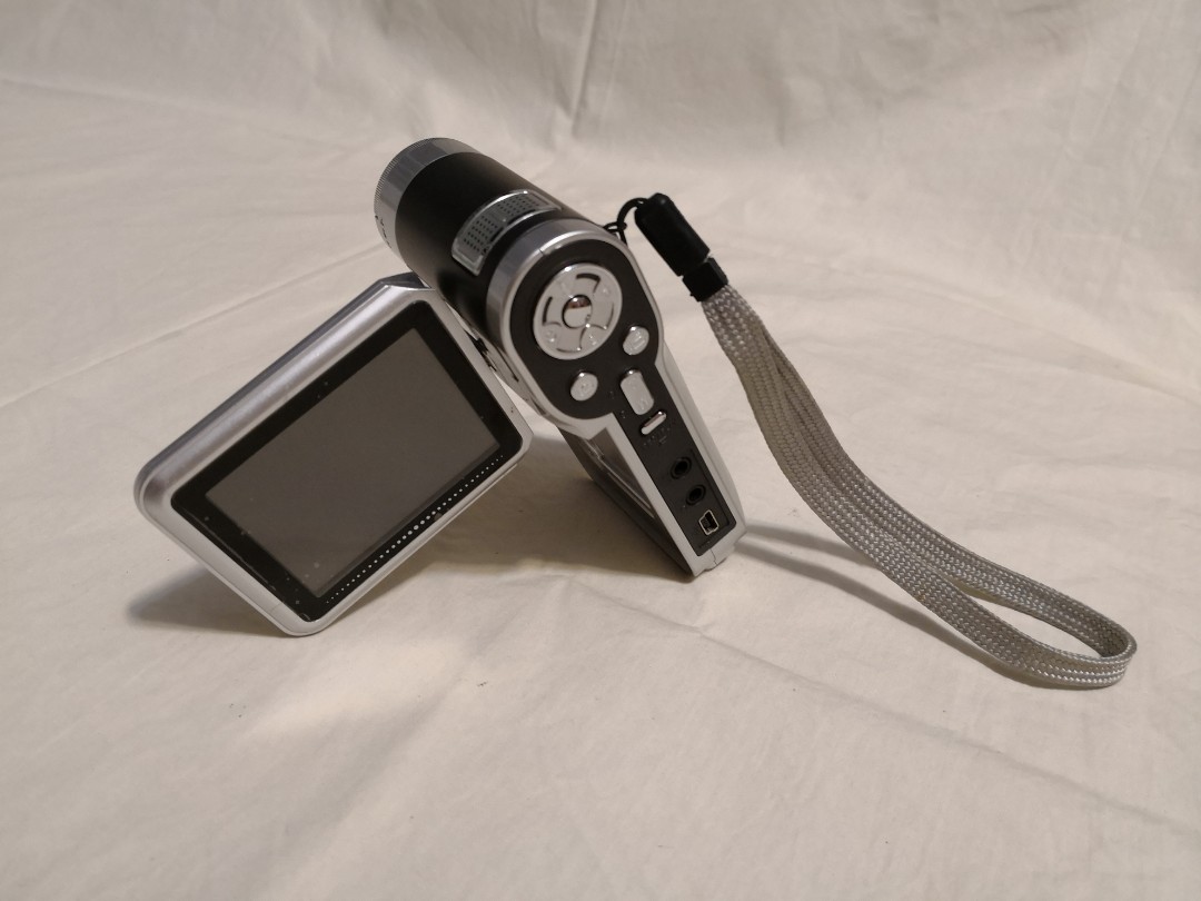 Digilife Video Camcorder DDV-1000, Photography, Video Cameras on Carousell