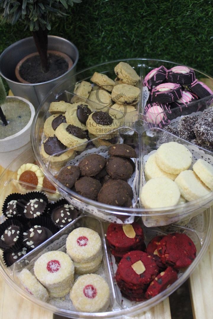 Kuih Raya platter, Food & Drinks, Homemade Bakes on Carousell