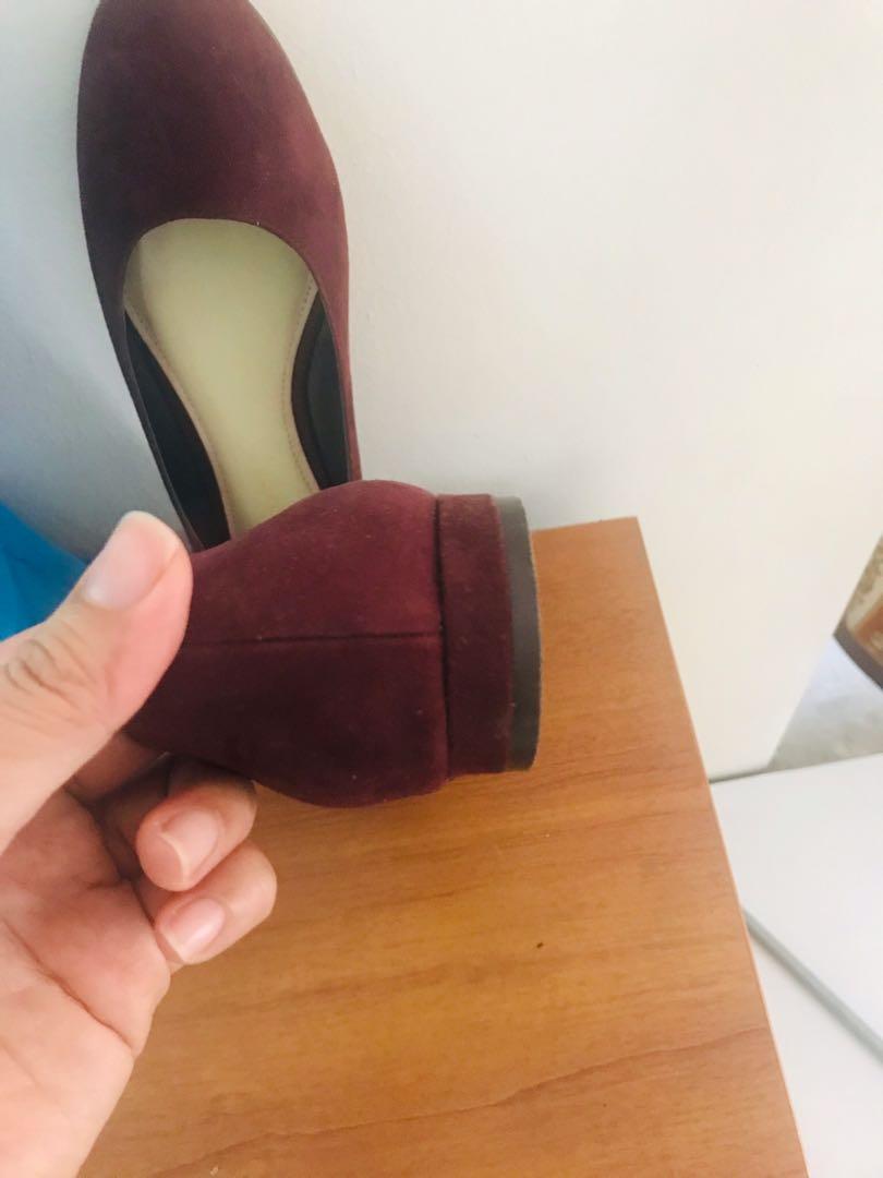 Maroon flats, Women's Fashion, Footwear, Flats on Carousell