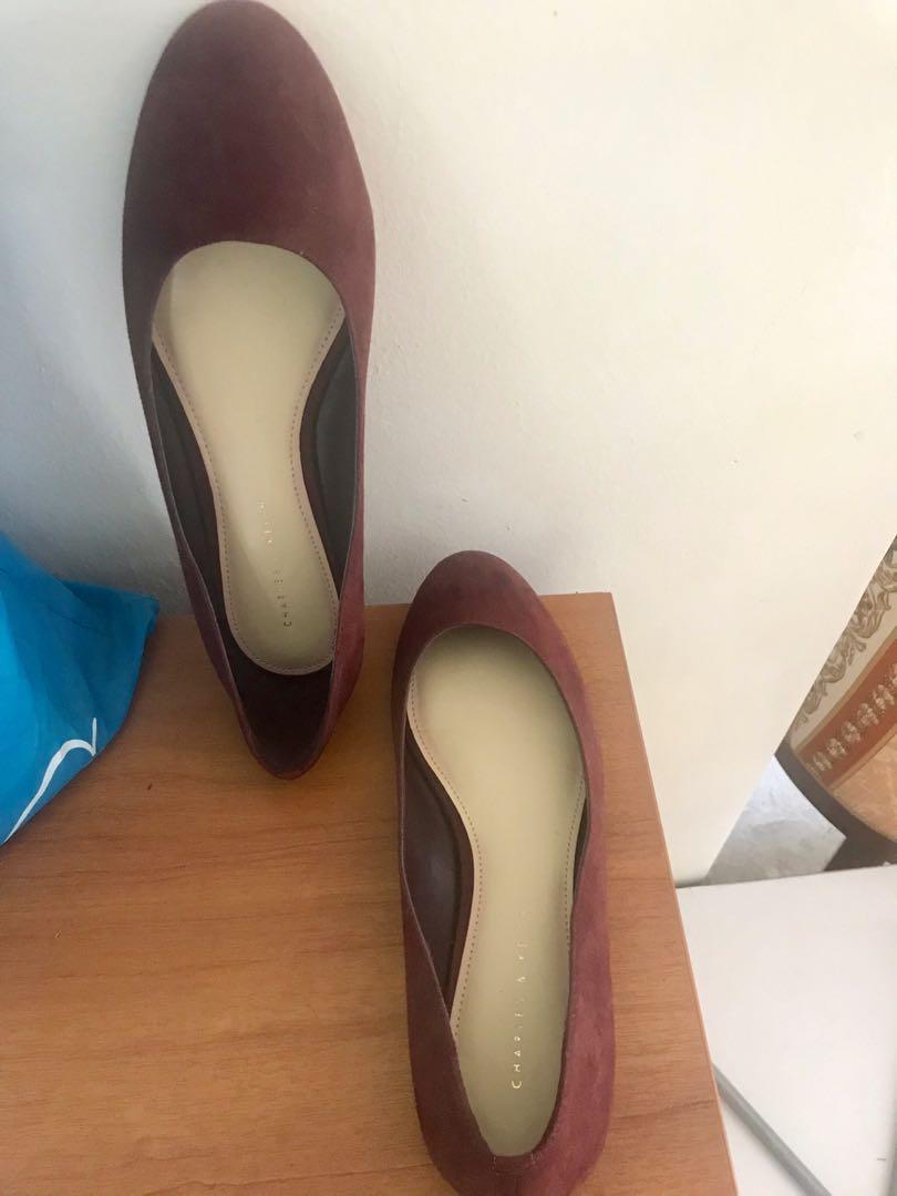Maroon flats, Women's Fashion, Footwear, Flats on Carousell