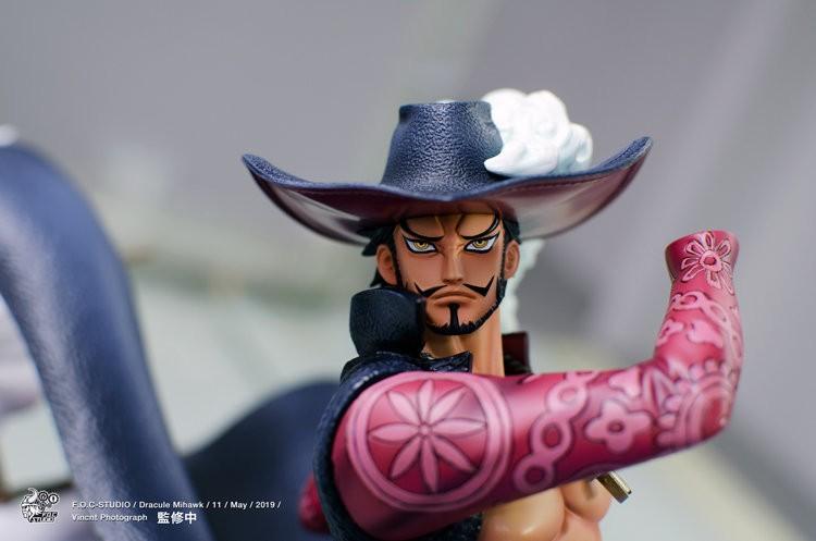 [READY STOCK] FOC STUDIO One Piece Statue Shichibukai Dracule Mihawk ...