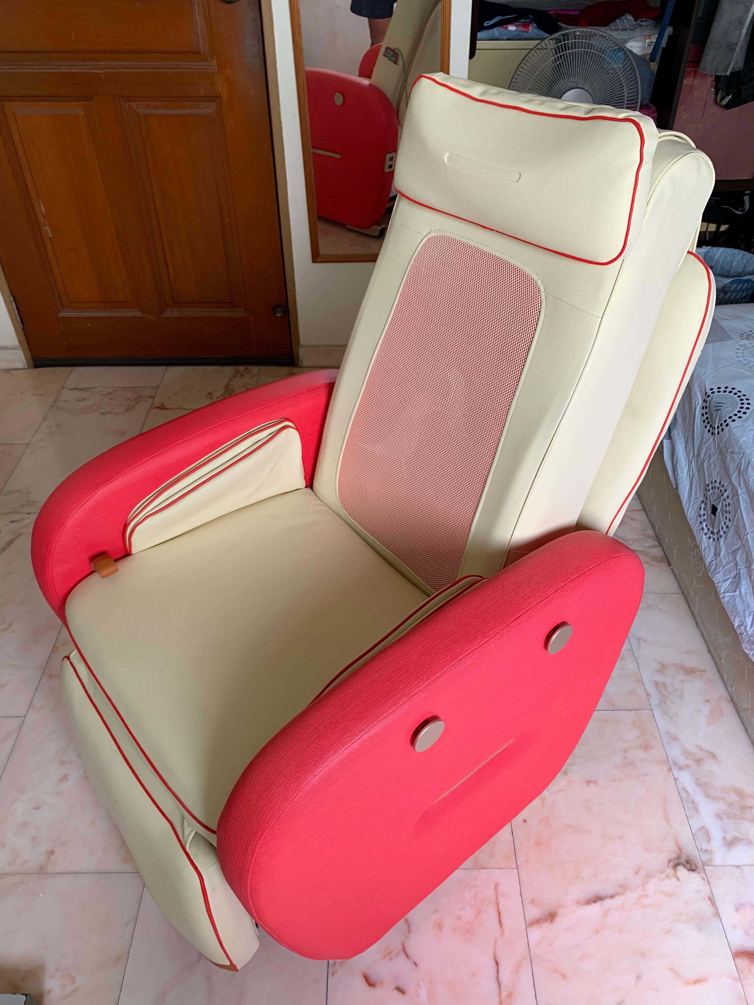 Ogawa Moda Sofa Review | Baci Living Room