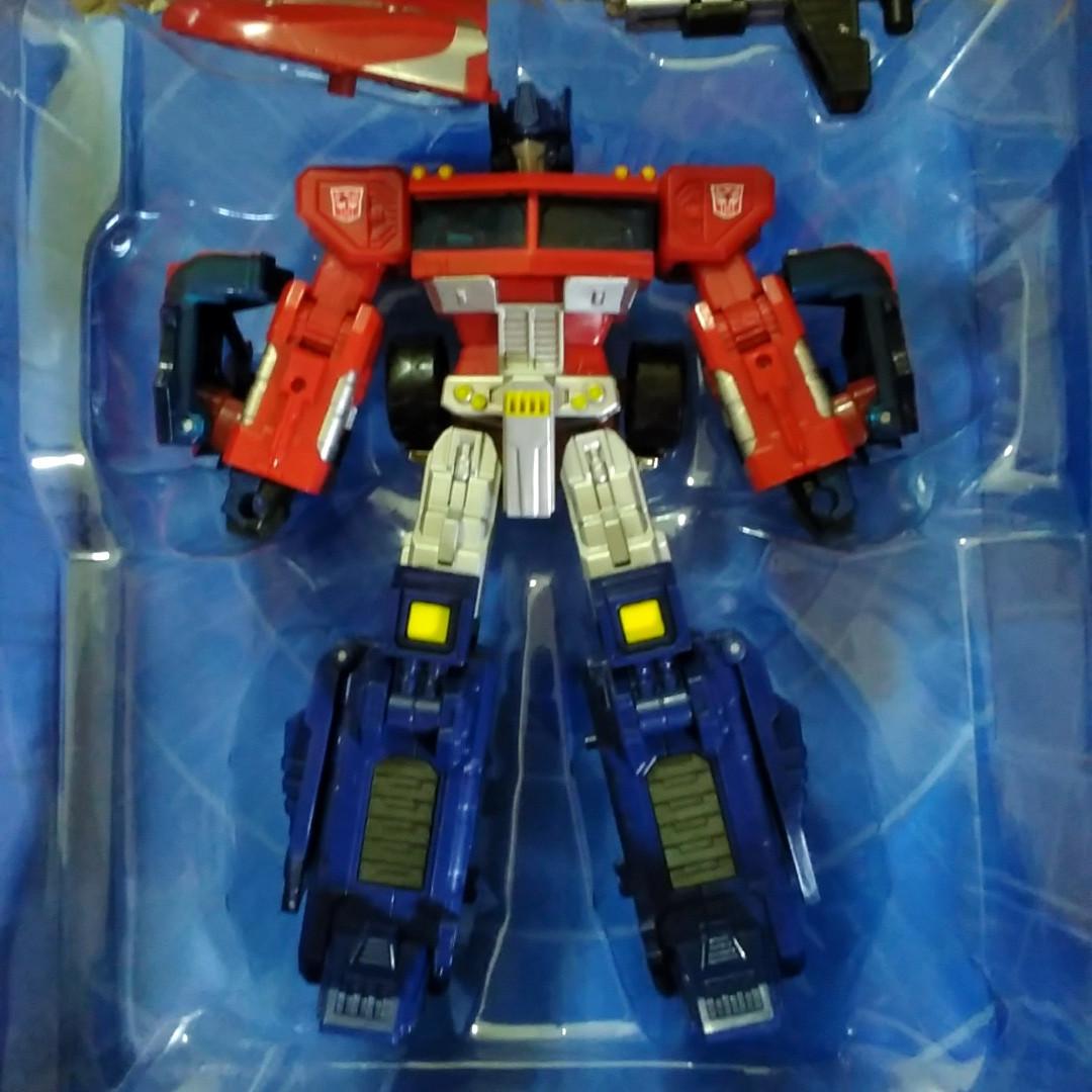 transformers henkei optimus prime c01 + g3 parallax Trailer, Hobbies ...