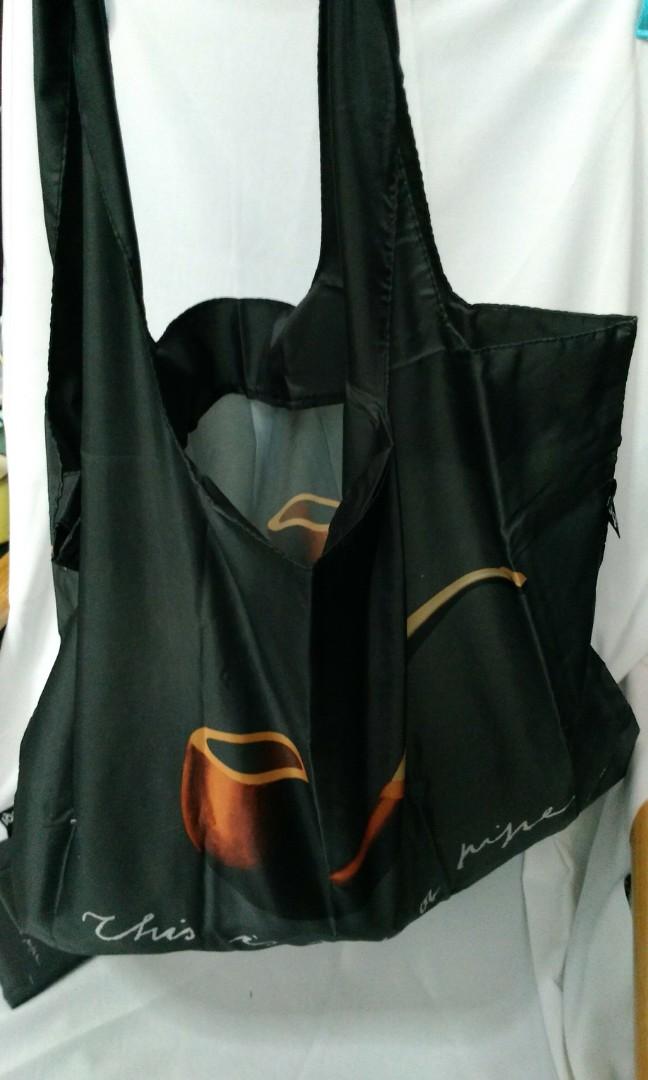 Limited Edition Rene Magritte Foldable Airlines Bag, Men's Fashion ...