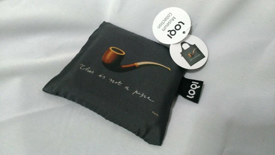 Limited Edition Rene Magritte Foldable Airlines Bag, Men's Fashion ...