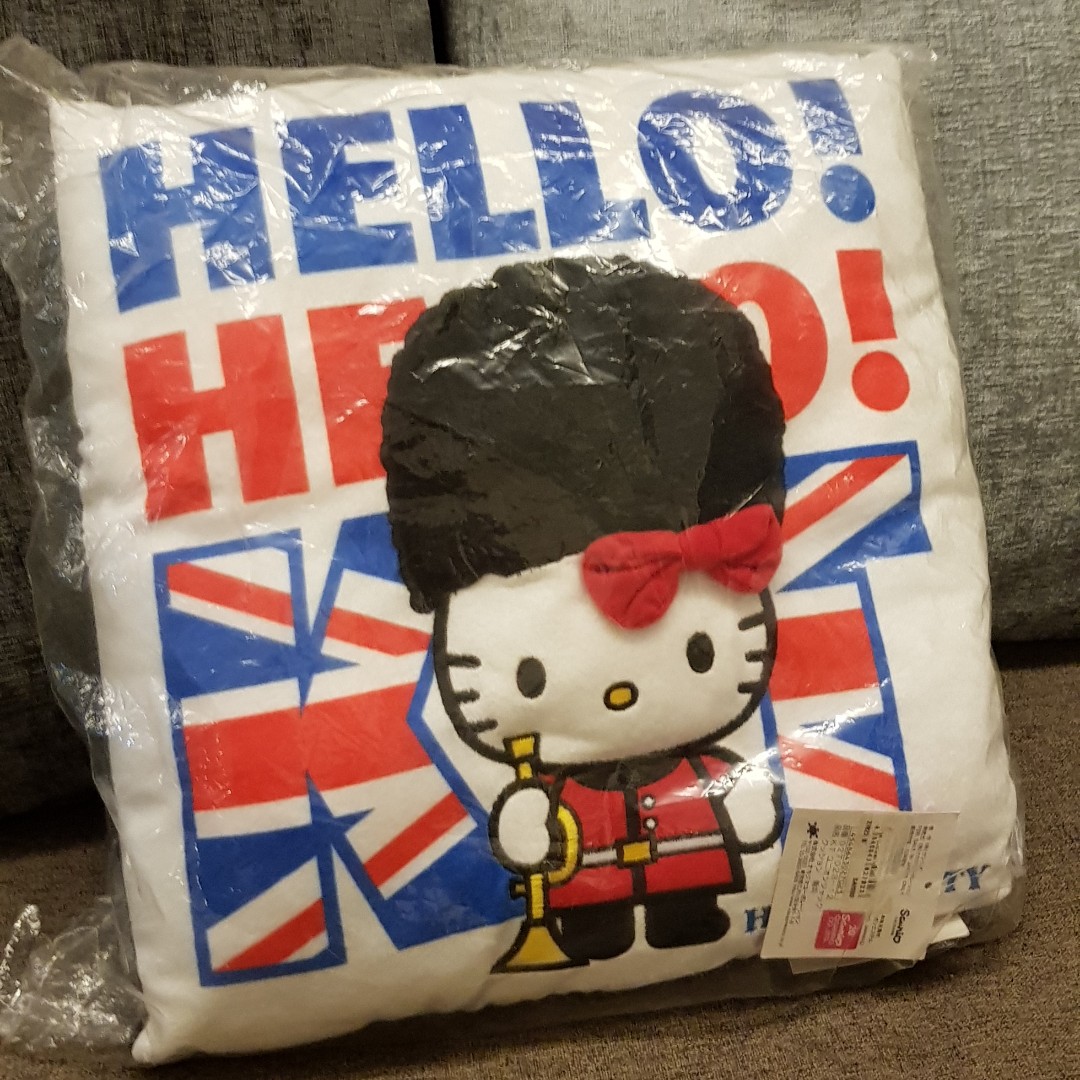 Hello Kitty Palace Guard, Hobbies & Toys, Toys & Games on Carousell