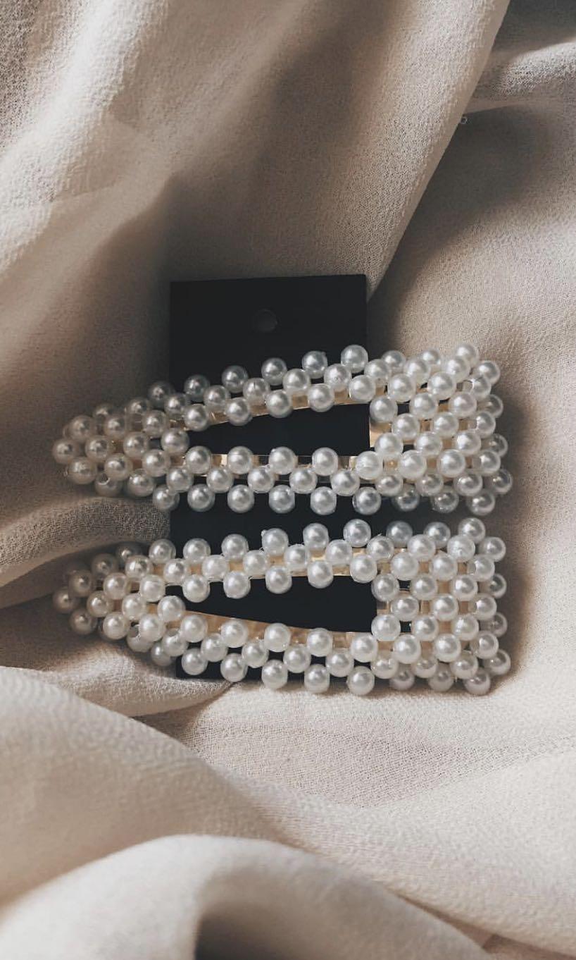 Pearl Duo Clip, Women's Fashion, Watches & Accessories, Hair ...