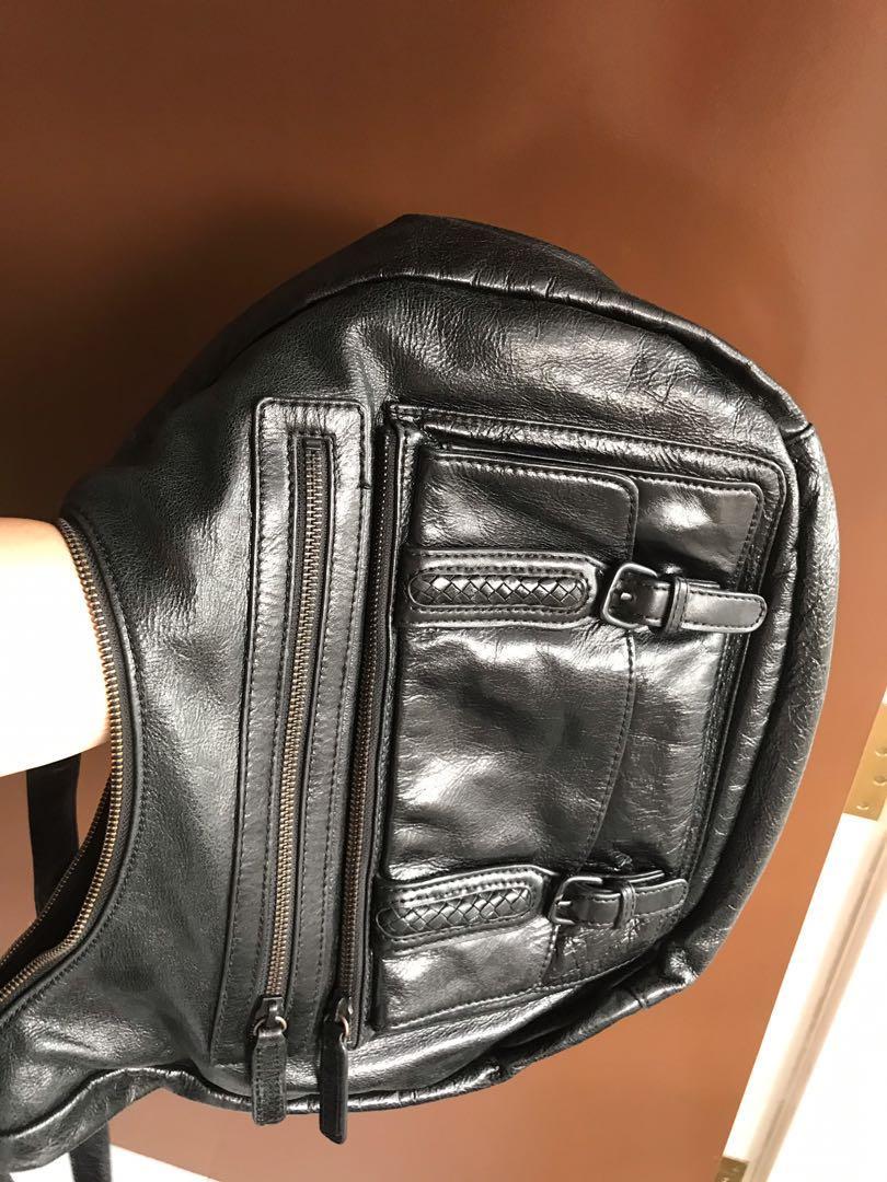 Urban Stranger authentic, Women's Fashion, Bags & Wallets, Cross-body ...