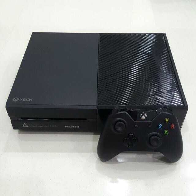 1st Gen Black Xbox One 1 TB With Games, Video Gaming, Gaming ...