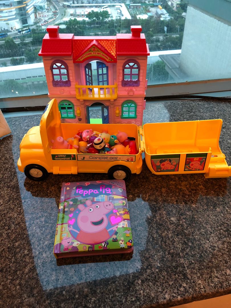 Peppa pig house set / peppa pig bus / peppa book, 兒童＆孕婦用品, 嬰兒玩具 - Carousell