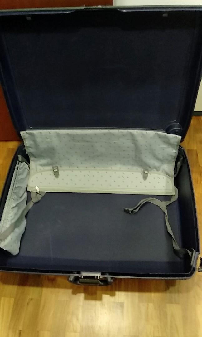 Samsonite oyster shell suitcase, Hobbies & Toys, Travel, Luggage on ...