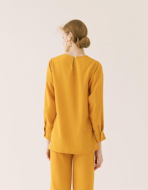 ATS The Label X Sandra Dewi Goldie Curry Top, Fesyen Wanita, Pakaian ...