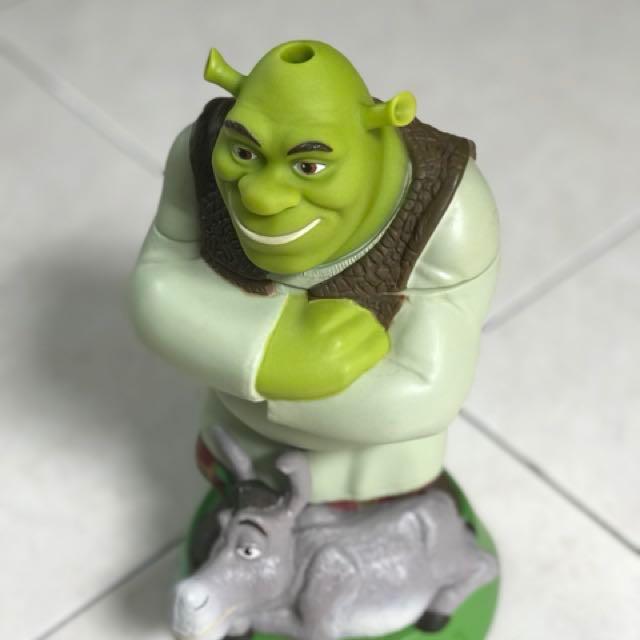Shrek drinking bottle , Toys & Collectibles, Lainnya di Carousell