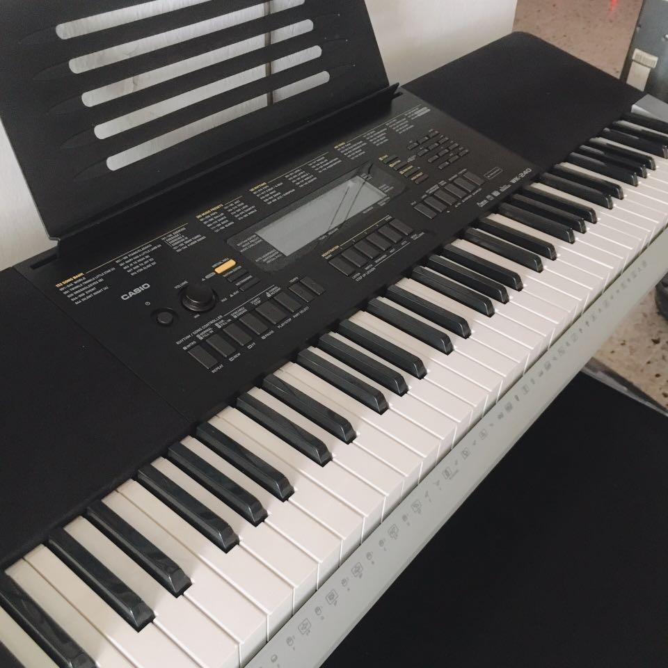 Casio WK-240 76-keys standard keyboard, Hobbies & Toys, Music & Media ...