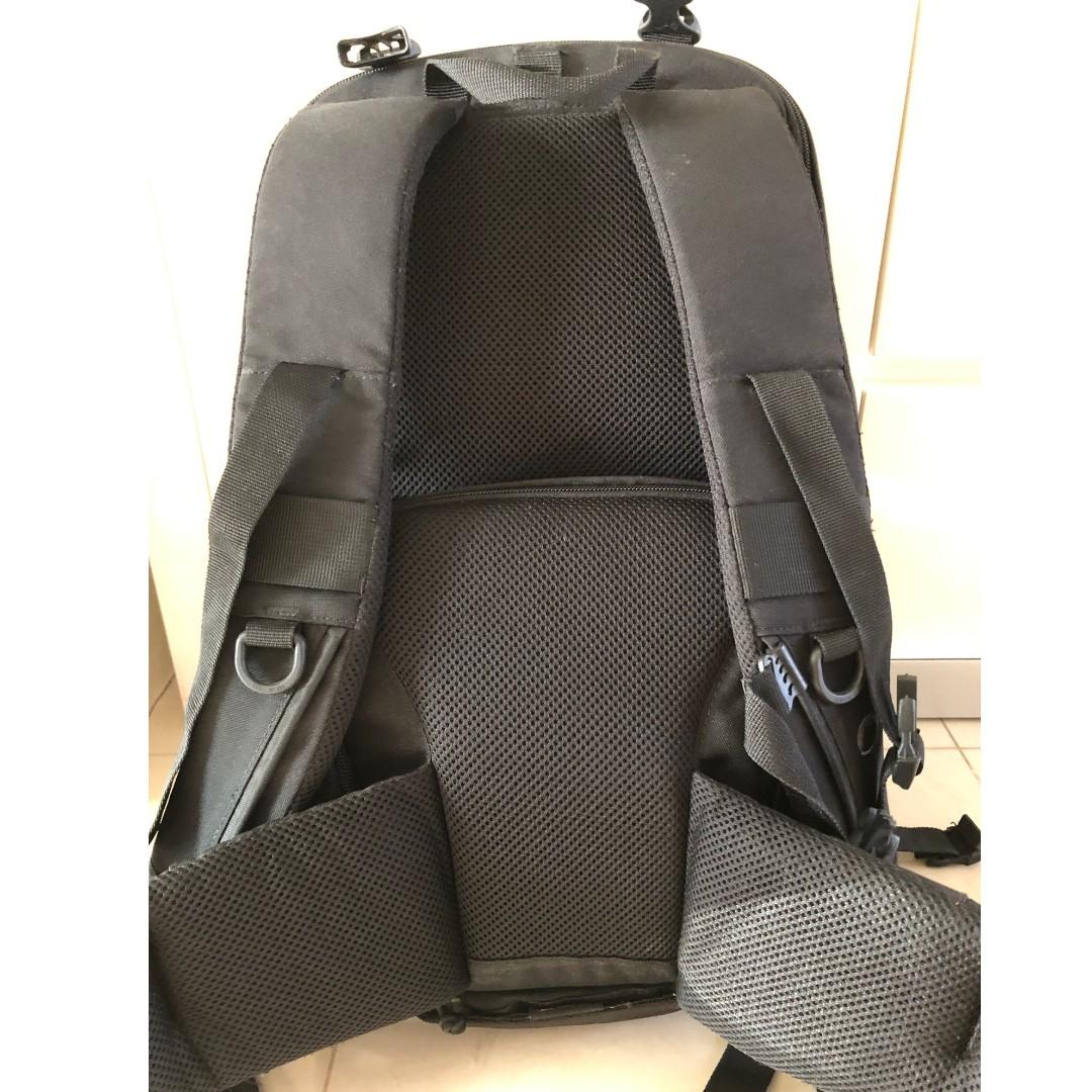 Lowepro Primus Minimus AW Backpack (Black), Women's Fashion, Bags ...