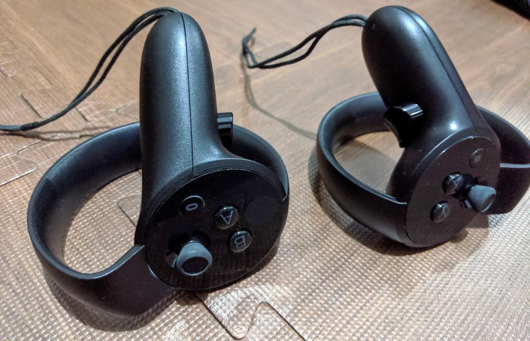 Oculus Rift with 2 sensors and touch controllers, Video Gaming, Gaming ...