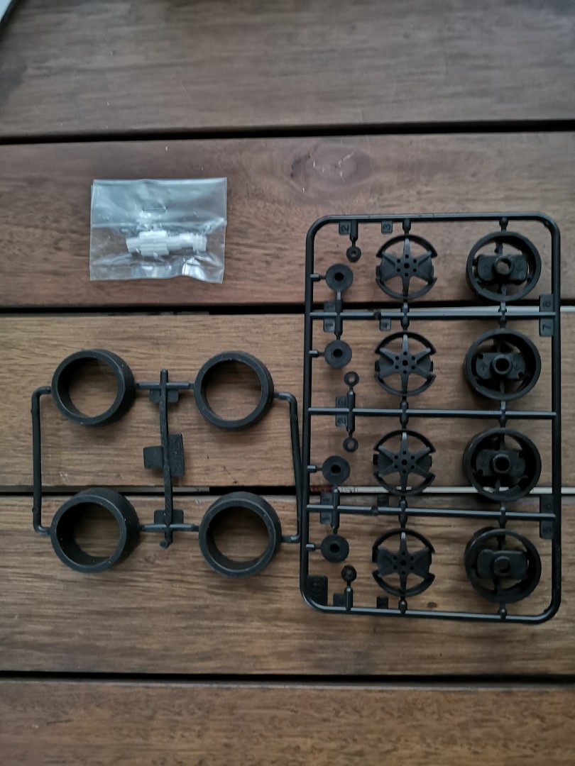 Tamiya Large Dia. 1-Way Wheel Tire Set 94785, Hobbies & Toys, Toys ...