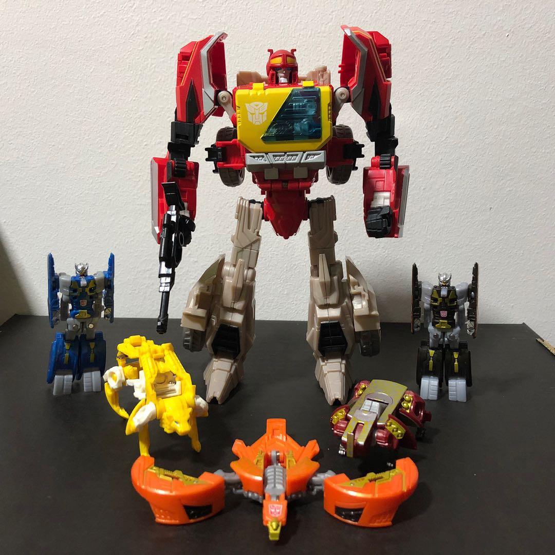 Transformers Generations Fall of Cybertron Voyager Class Blaster with 5 ...