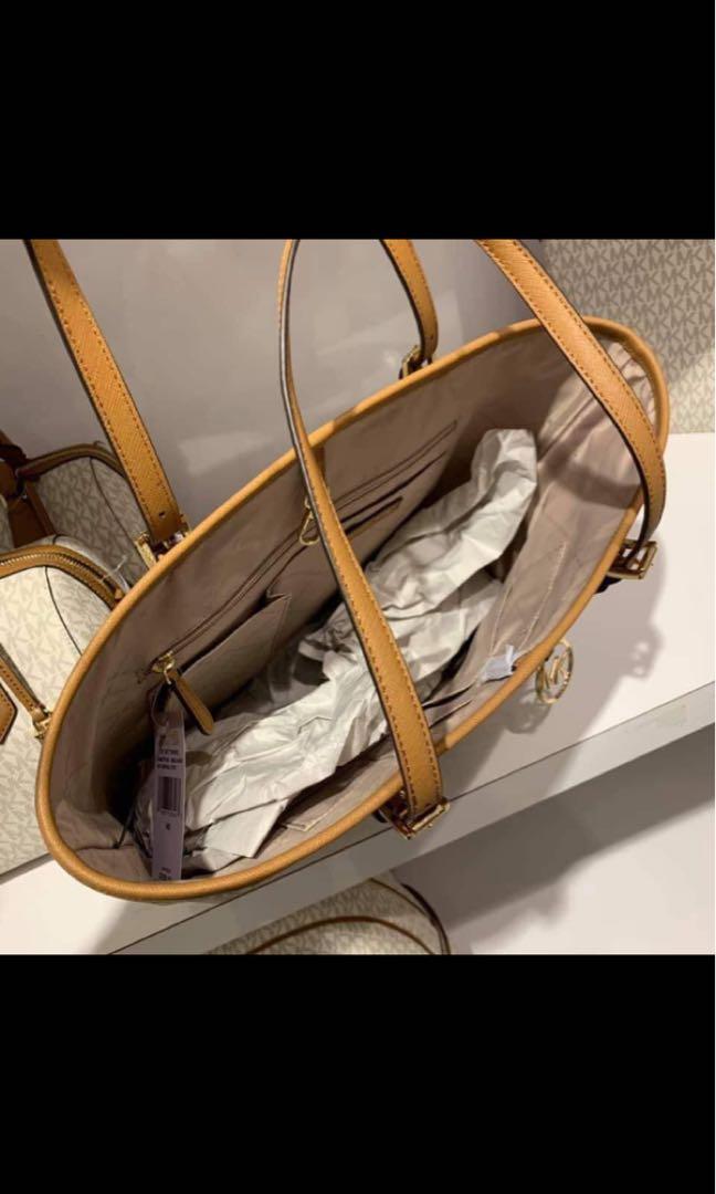 MK Carry all Tote(med), Luxury, Bags & Wallets on Carousell