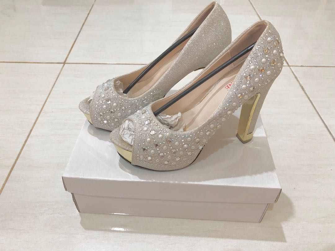 Sepatu Pesta Glamour Import , Fesyen Wanita, Sepatu di Carousell